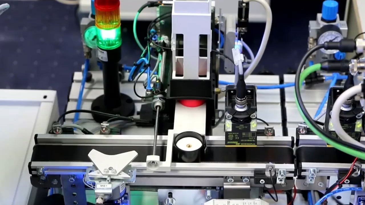 Unboxing and powering the MPS stations