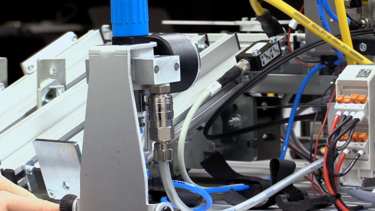 Using the pneumatic accessories